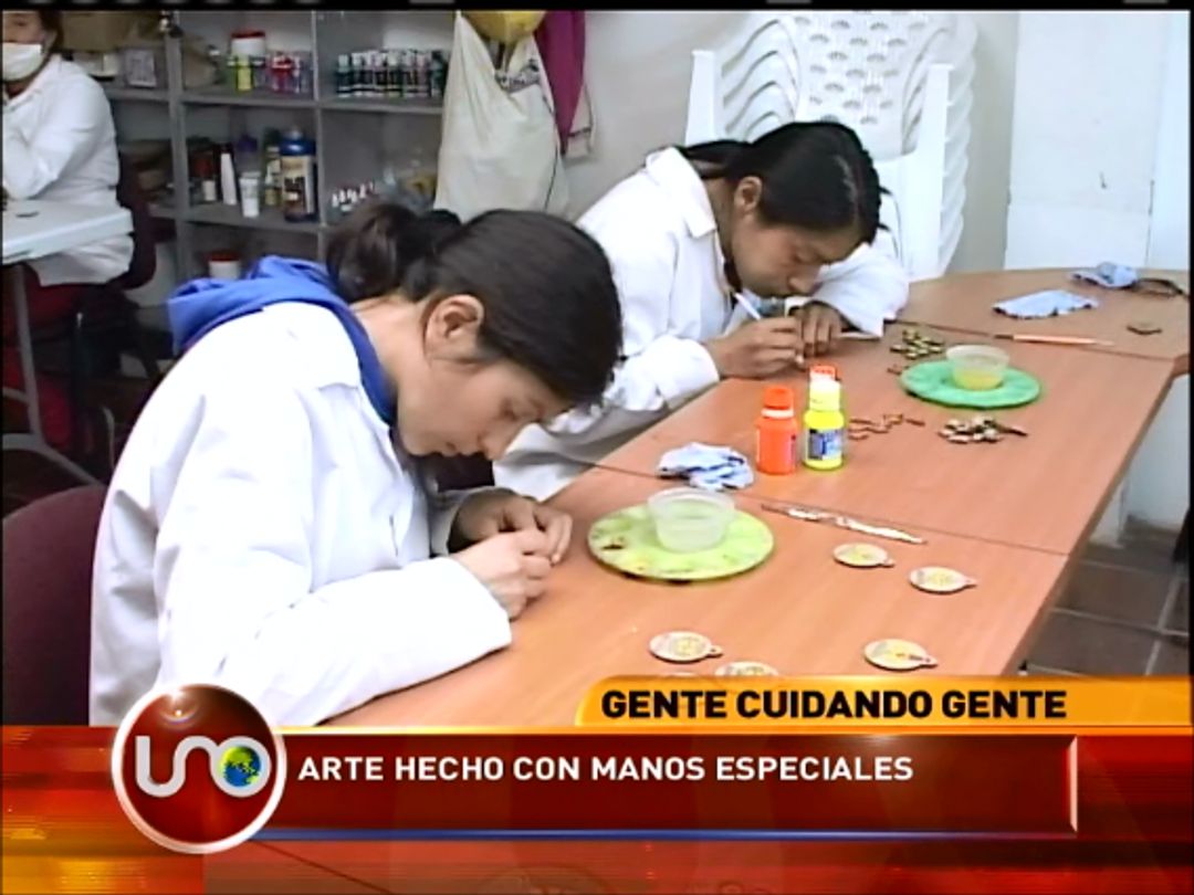 Arte hecho con manos especiales - Canal 1