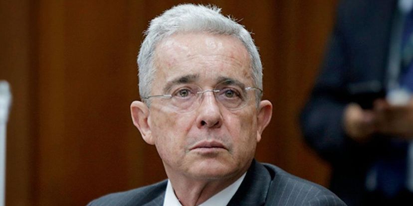 Presidente Uribe dice "no ser de derecha o izquierda" y expresa ...