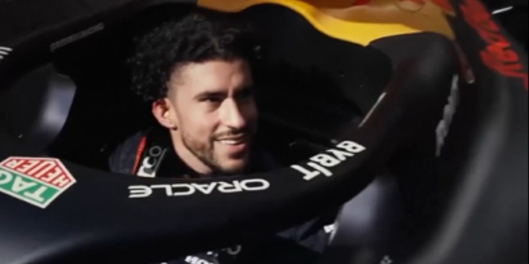 Bad Bunny y su llamativo estilo en la formula 1 - Canal 1