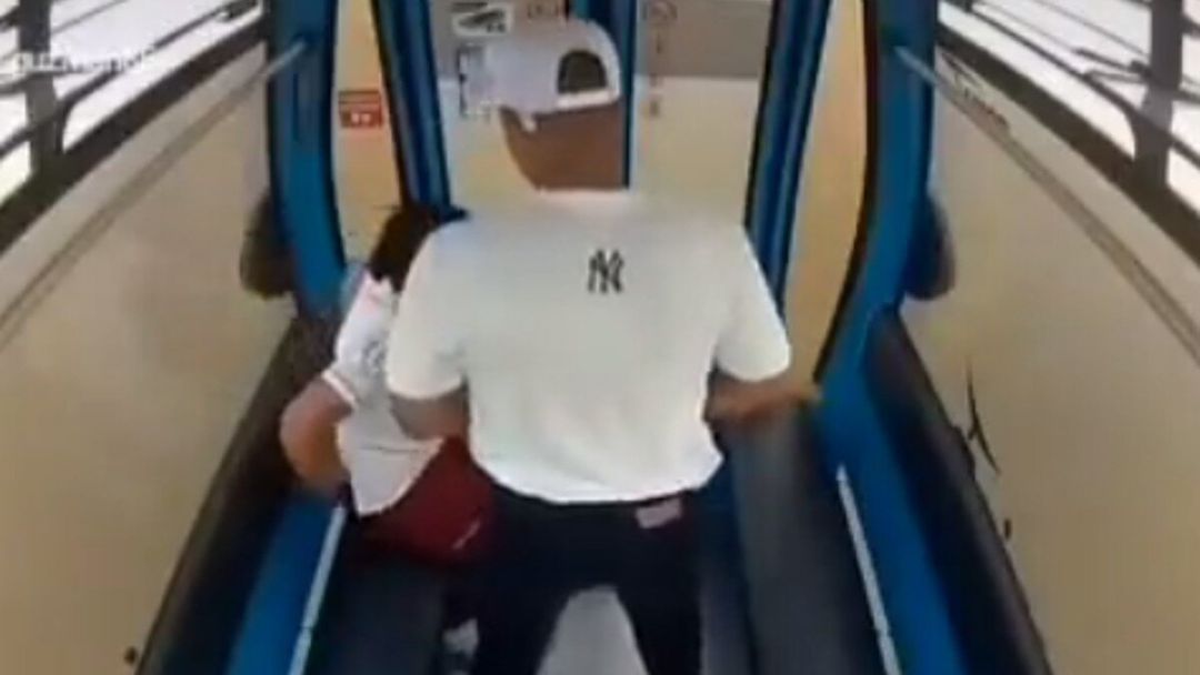 Video de pareja teniendo sexo en público es tendencia - Canal 1