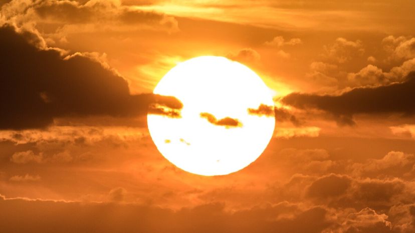 ¿El Sol es amarillo? Conozca algunos de los mitos del universo - Canal 1